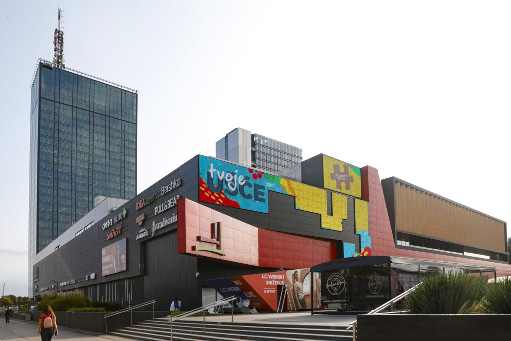 Od potrebe do navike: Kako su šoping molovi postali hramovi instant ...