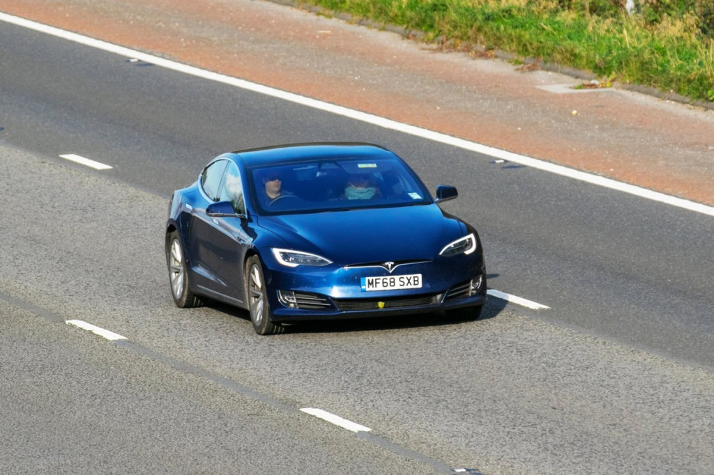 Kako je „Teslin“ autopilot spasao život pijanom vozaču (VIDEO)