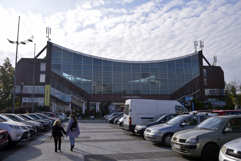 Da li parkirate auto kod hale "Pinki"? Ako je odgovor da, morate ga ...