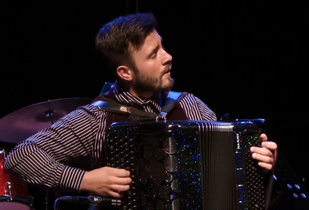 Deca Beograda: Petar Marić – svetski poznat virtuoz na harmonici, a za ...