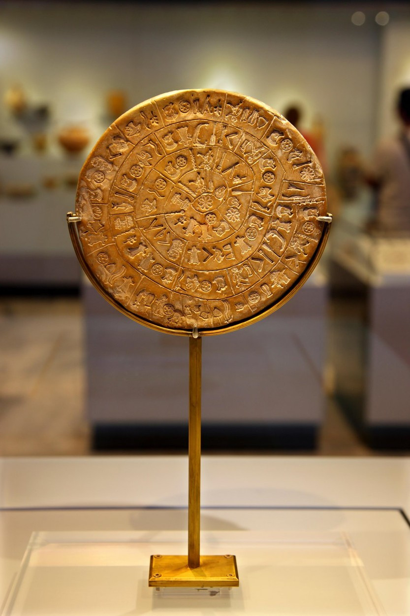 Drevni disk sa Krita zavadio naučnike: Arheolog uveren da je pronikao u ...