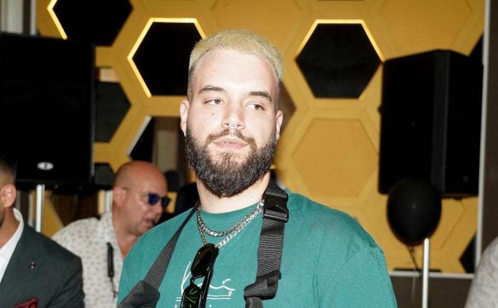 Nucci došao na nastup sa steznikom! Reper o Devitovom bahaćenju sa ...