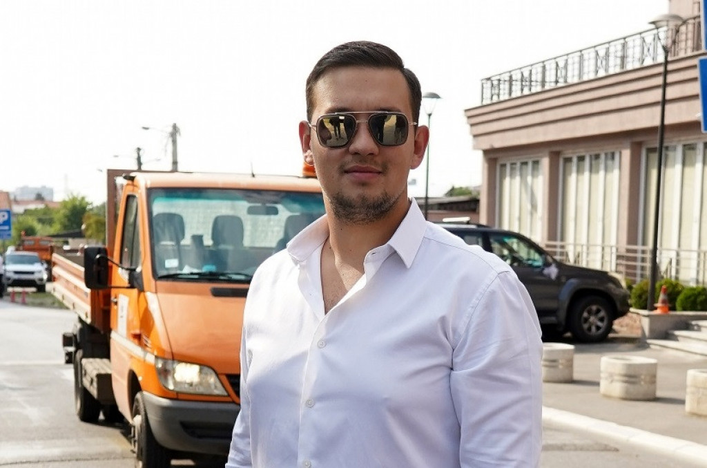 Uroš Živković se od školskih dana druži sa našom istaknutom ...