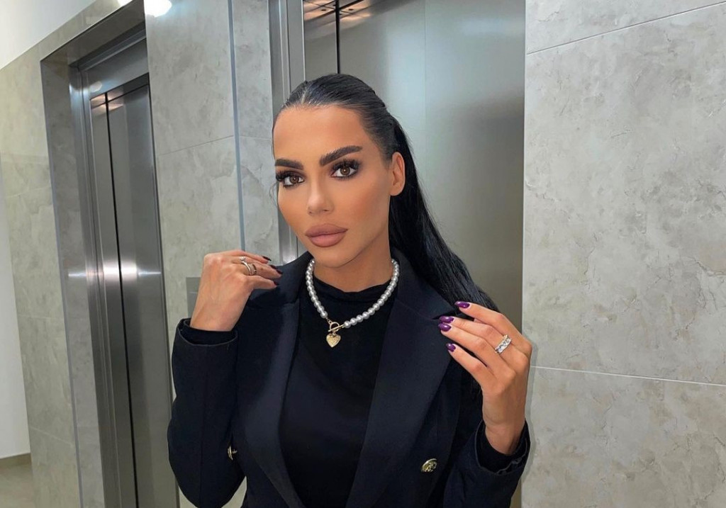 Isplivale nove fotke Helene Topalović sa venčanja: Bujno poprsje nije ...