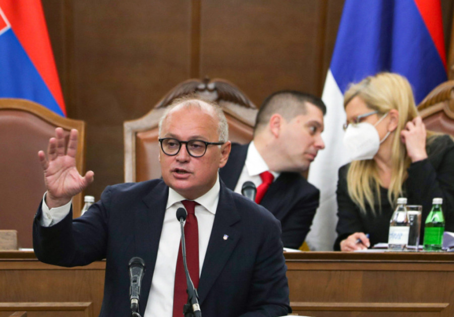 Nakon šokantne slike labuda zaglavljenog u đubretu, istraživali smo ko ...