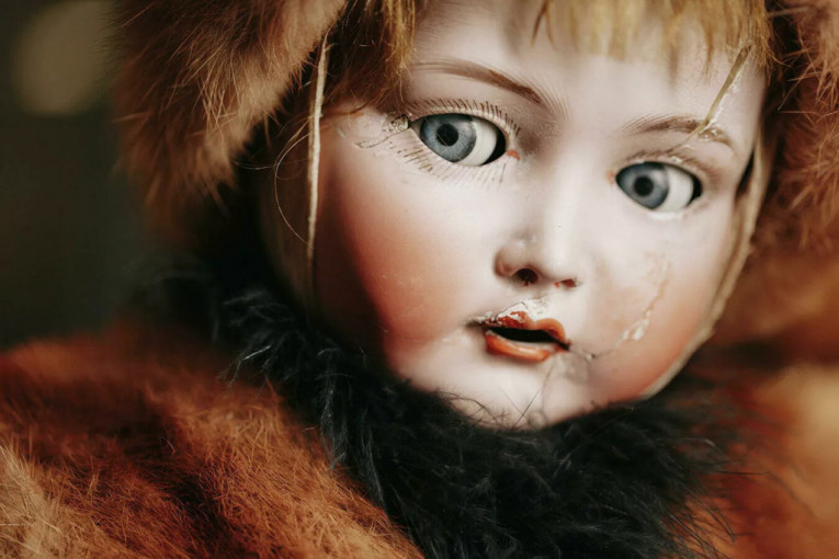 Neverovatno, ali istinito: Lutka koja je spasla devojčicu iz ratnog ...