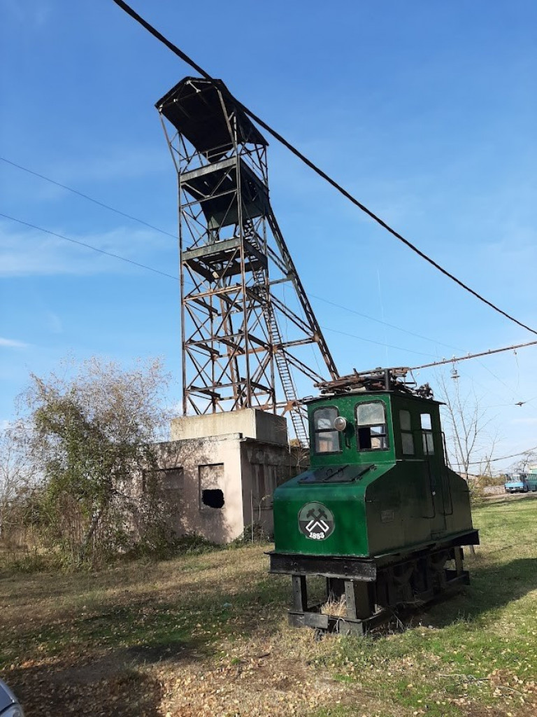 Čistili bunker, pa propali nekoliko metara kroz ugalj