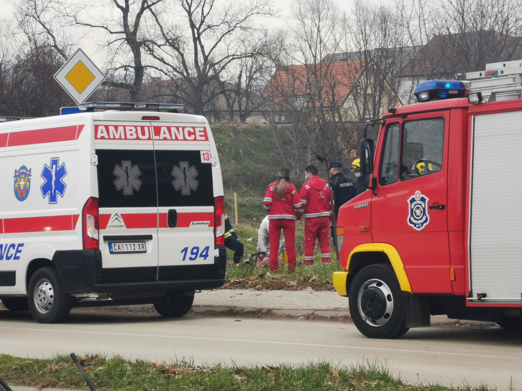Horor u Zemunu: Ubio ženu pa isekao sebi vrat?!