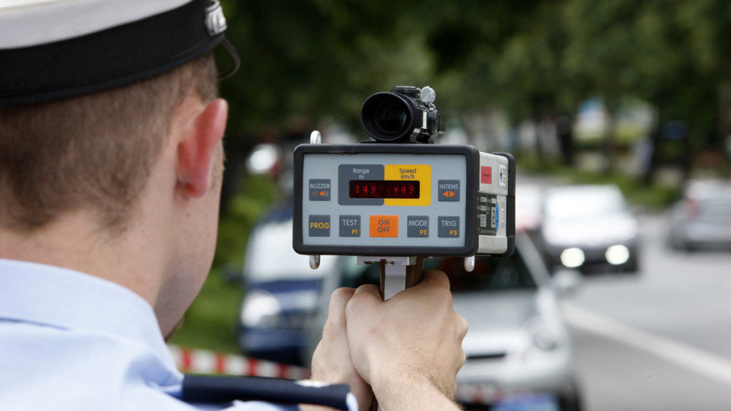 Nemac vozio više od 200 kilometara na sat! Dolijao kod Novog Sada