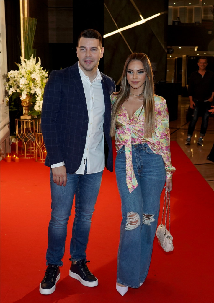 Ivana Pavković i Petar Mitić čekaju blizance, a sad su otkrili i pol beba!