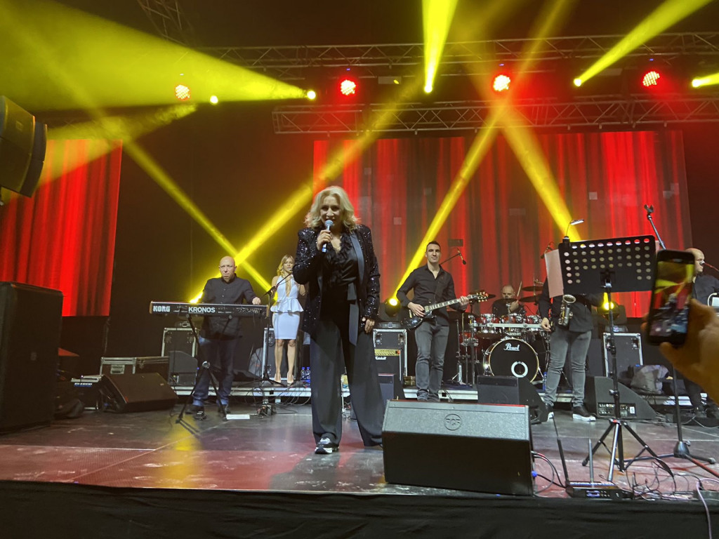 Posle dve godine, Vesna Zmijanac izašla pred publiku: Ovo je za ...