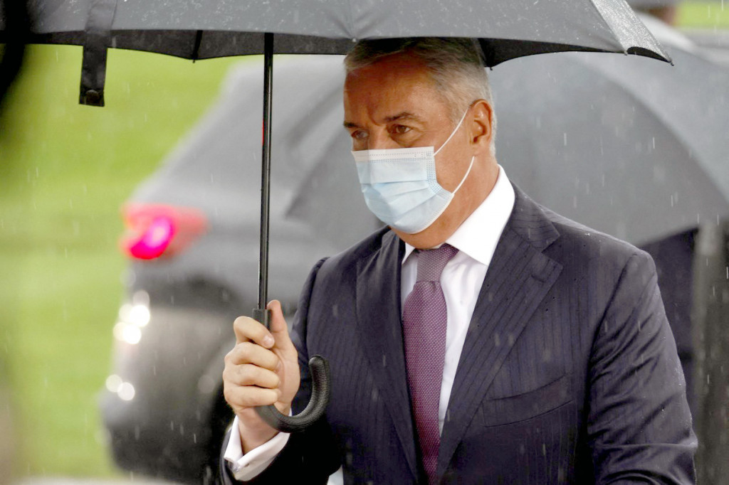 Đukanović ciničan: Tragikomični pokušaji da se pobegne od izbora