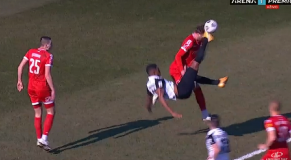 Rikardo "nokautirao" protivnika! Pogledajte kako je napadač Partizana ...