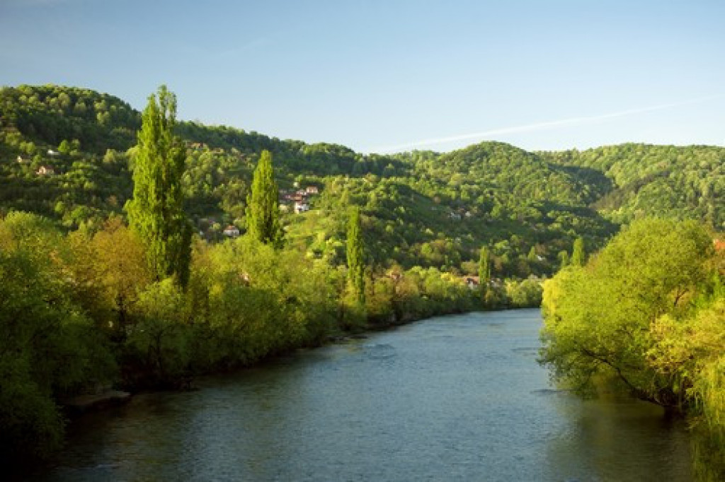 "Biti heroj za jedno dete je najveće odlikovanje u životu": Snimak sa ...