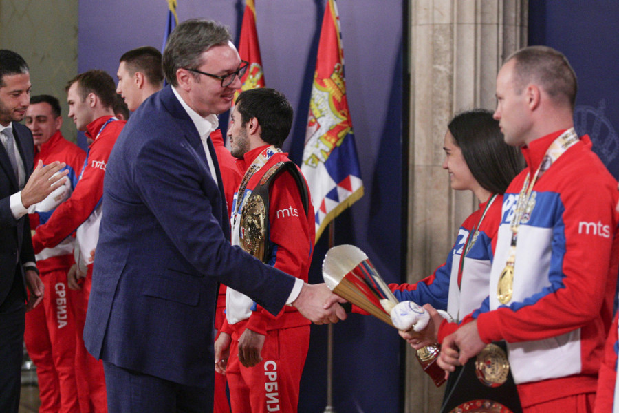 Predsednik Srbije ugostio evropske šampione i delegaciju Bokserskog ...
