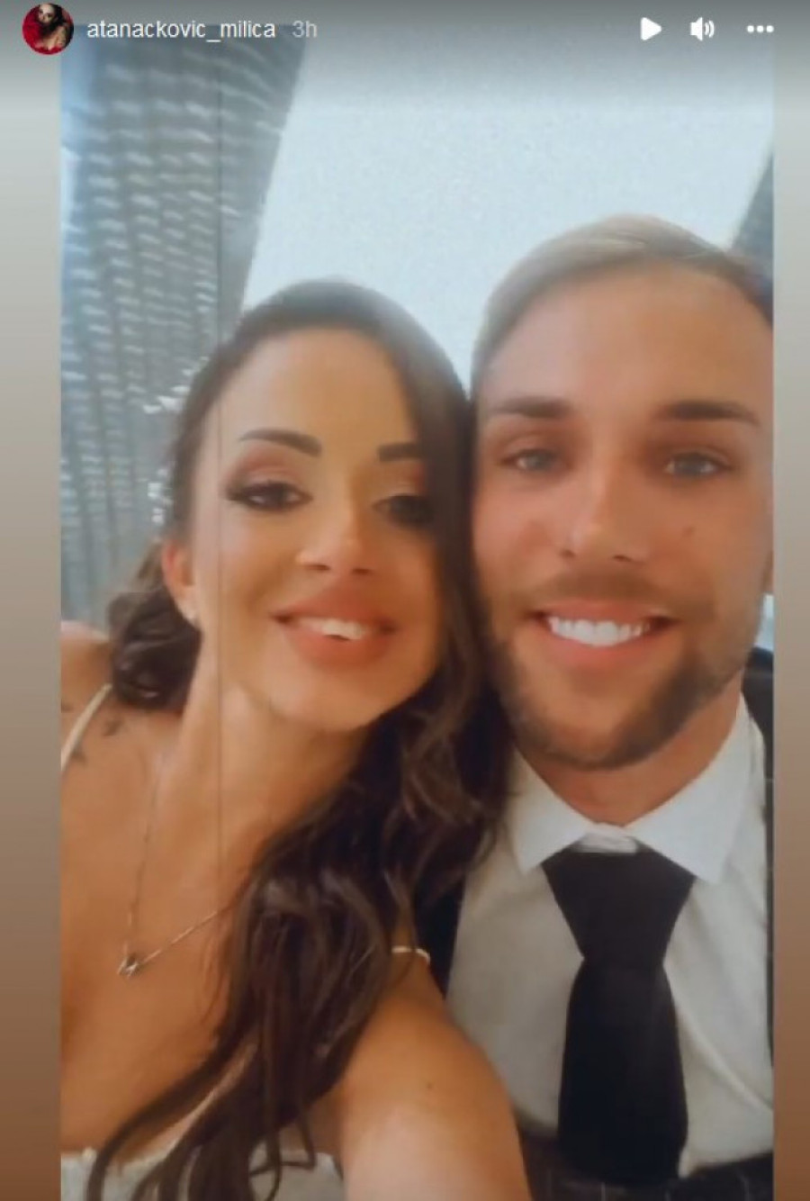 Prve fotografije sa venčanja zvezde „Granda"! Ovu je pesmu odabrala za ...