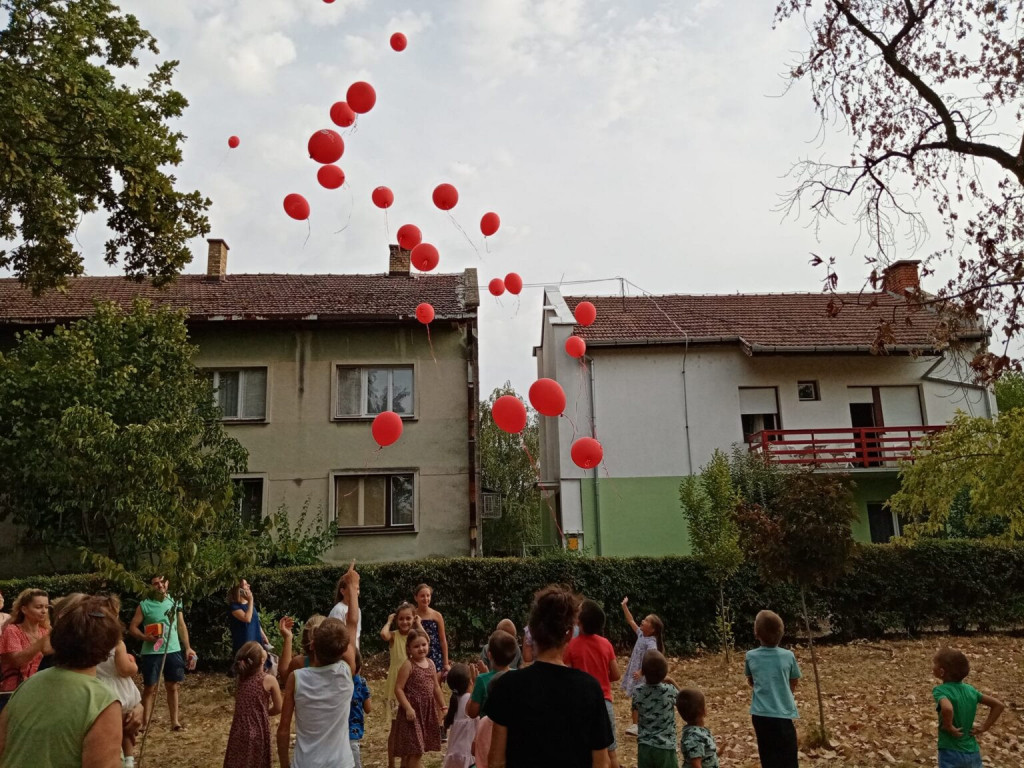 Deca iz Taraša ispratila rode u toplije krajeve: Za srećan put ptica ...