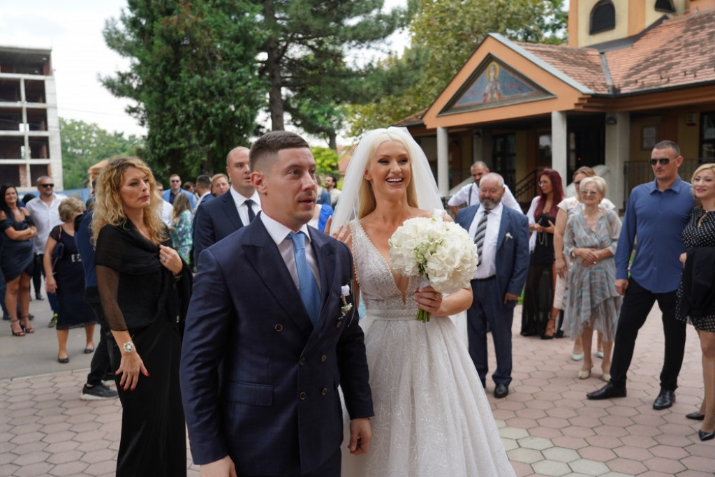Peh sa svadbe Anje Mit! Pet minuta pred čitavu feštu se setila šta nije ...