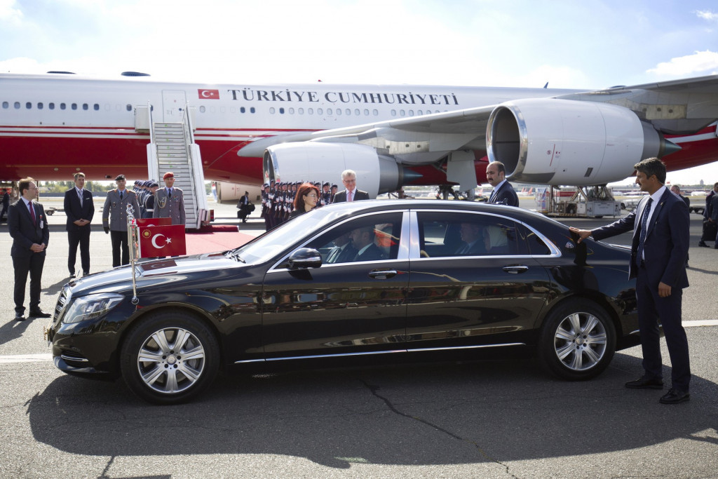 Otporan i na granate: Erdoganov Mercedes-Maybach je tvrđava na 4 točka ...