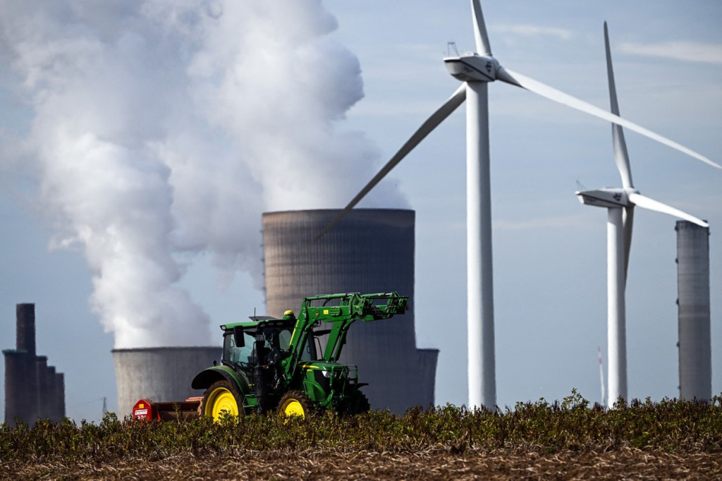 Solarni paneli i vetroturbine sve jeftniji: Prelazak na obnovljive ...