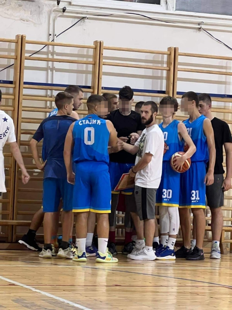 Trener u mlađim kategorijama u Srbiji - Pedagog, zabavljač, i ortak ...