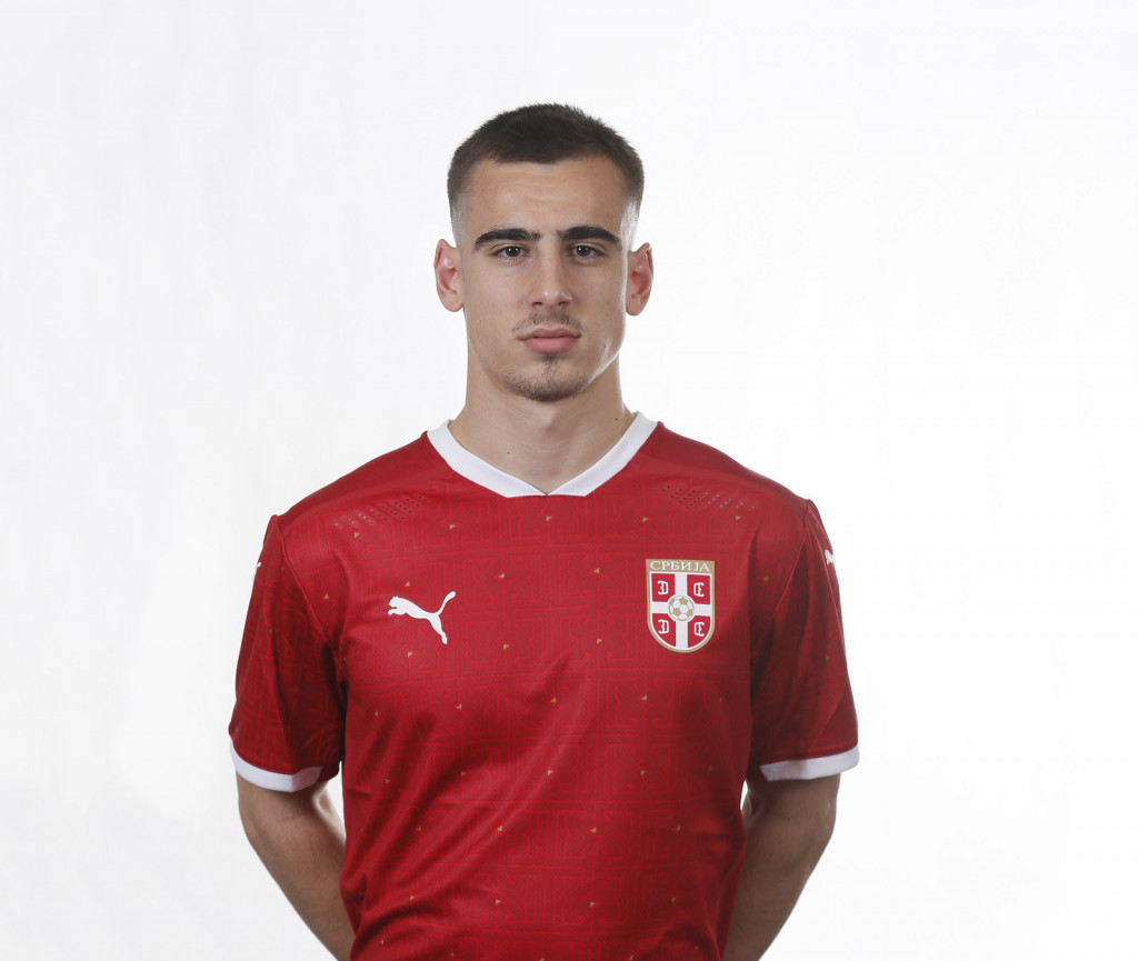 Želela me Srbija, ali ja sam hteo samo dres Crne Gore! Zvezdina nada ...