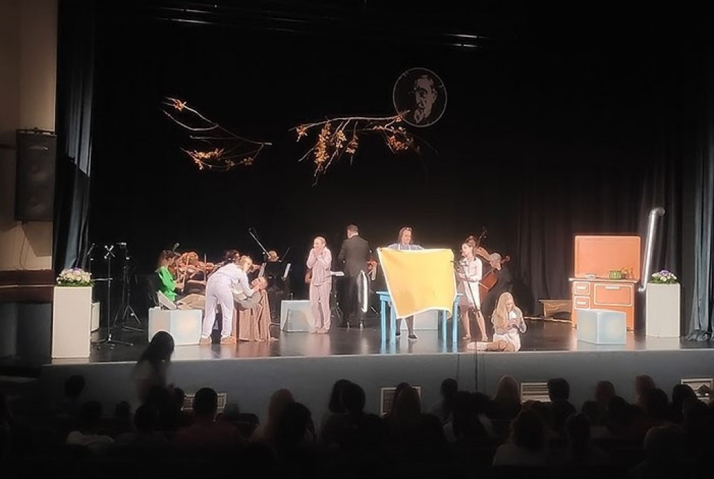 24SEDAM NEGOTIN Opera za decu "Dečja soba"