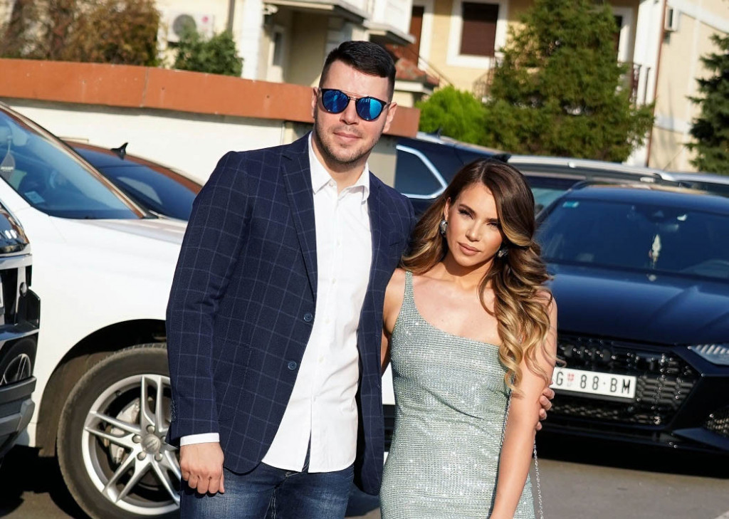 Ivana Pavković i Petar Mitić krstili blizance: Mama se odmah latila mikrofona! (FOTO)