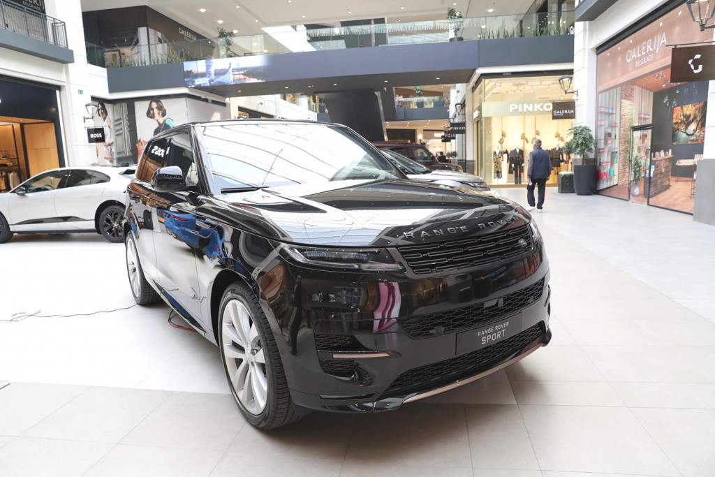 Beogradska Galerija automobila: Lend rover sa čak dve premijere (FOTO ...