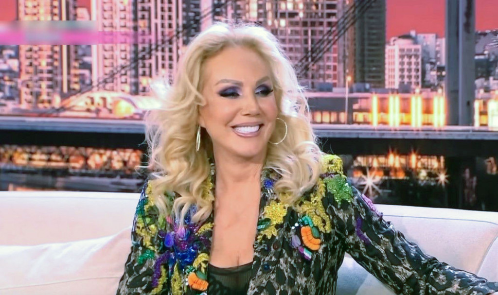 Lepa Brena igrala na nastupu sa ananasom