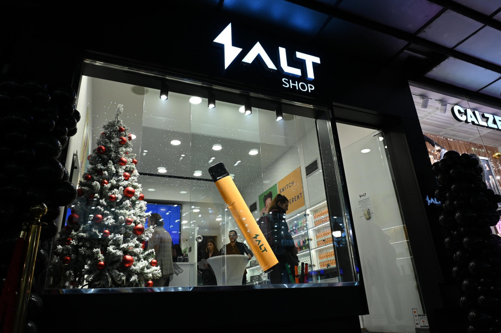OTVOREN EKSLUZIVNI SALT BREND SHOP