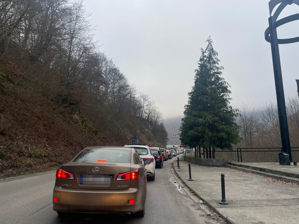 Gužva na graničnom prelazu Dobrakovo