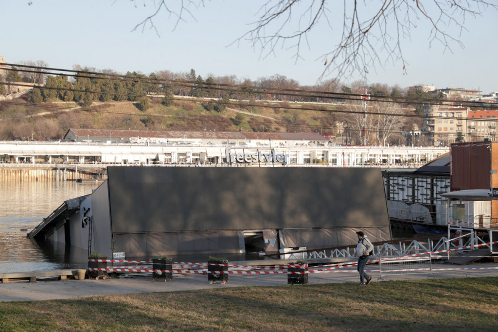 Niko ne zna zašto je mladić ušao na potopljeni Fristajler