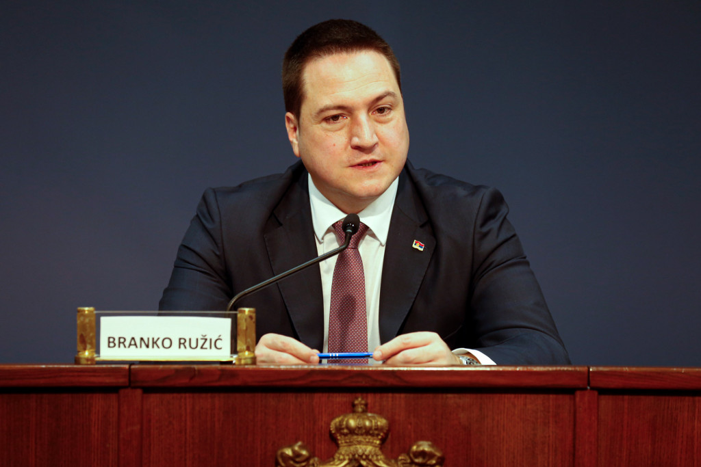 Branko Ružić o proterivanju sveštenika iz škole u Sečnju