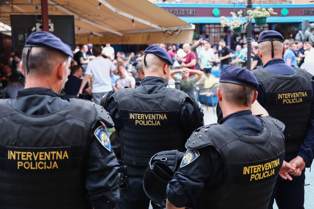 Pucnjava u Zagrebu, ranjen mladić ispred kluba