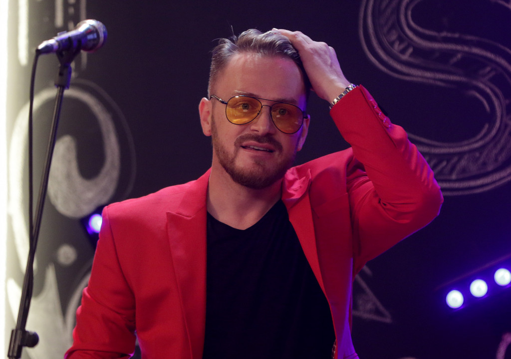 Samo Bob obradio čuveni Devitov hit "Marina"