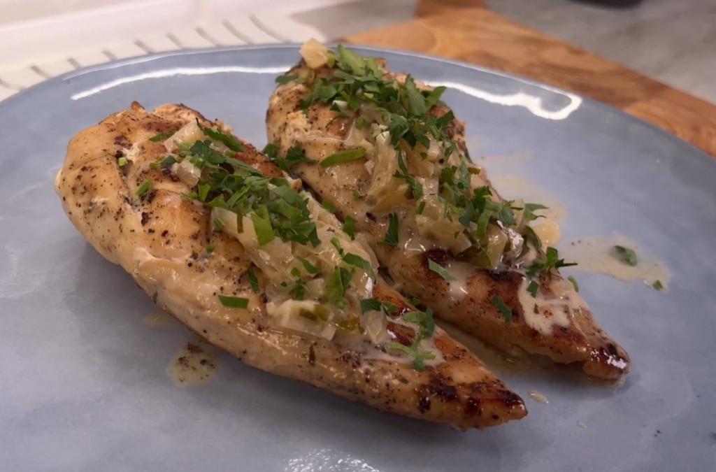 Recept dana: Pileći file u belom sosu