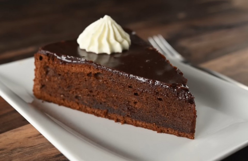 Recept dana: Saher torta