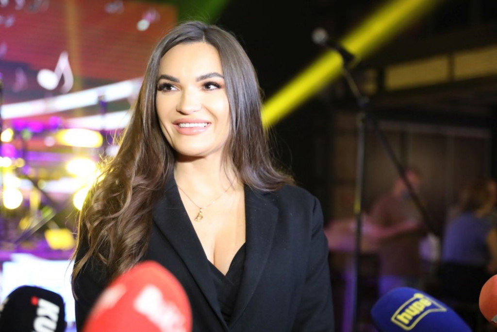 Trudna Tamara Milutinović