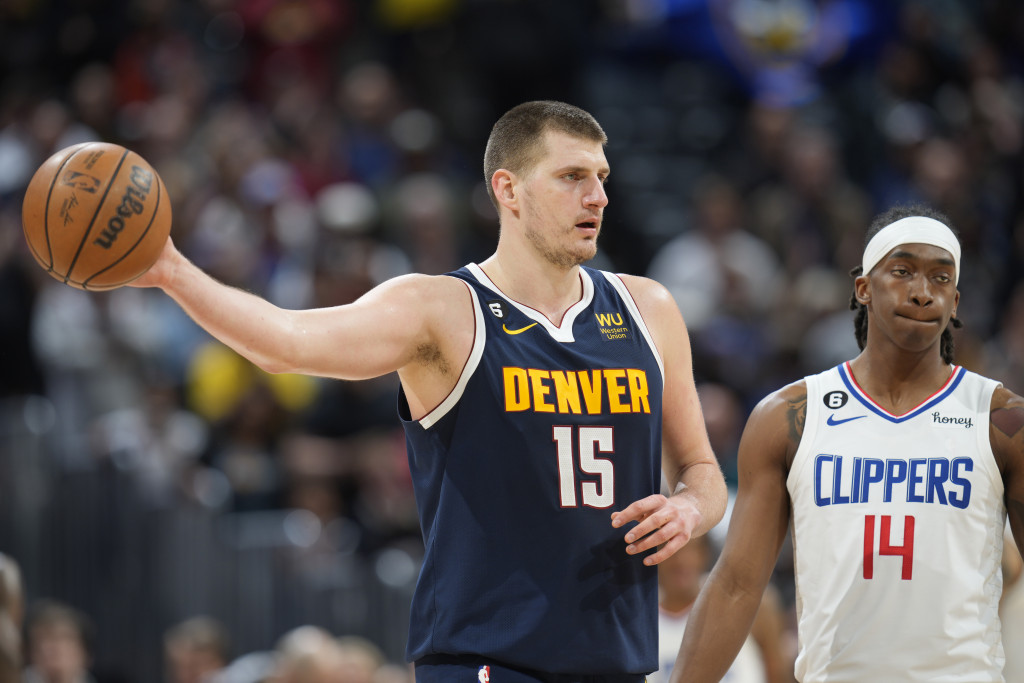 Nikola Jokić, Majkl Meloun, neatletski košarkaš