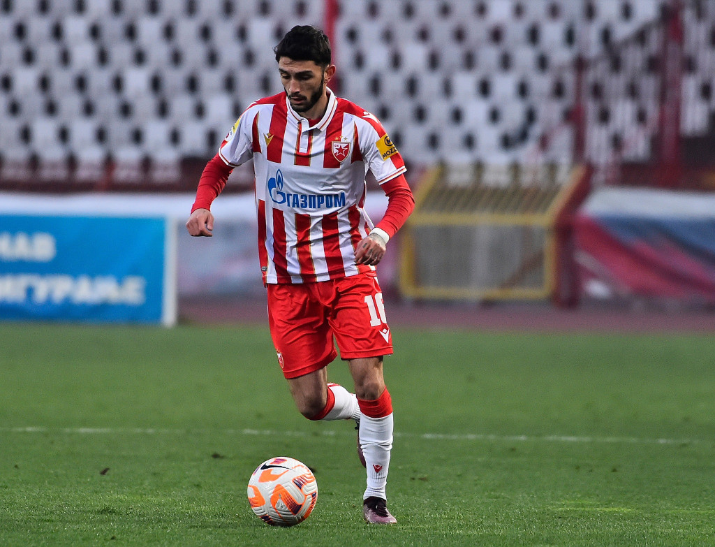 Azarov napušta Zvezdu