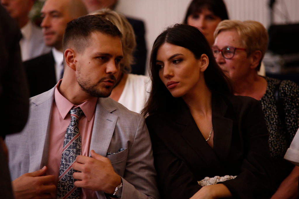 Ivana Malić i Miloš Biković sa prijateljima