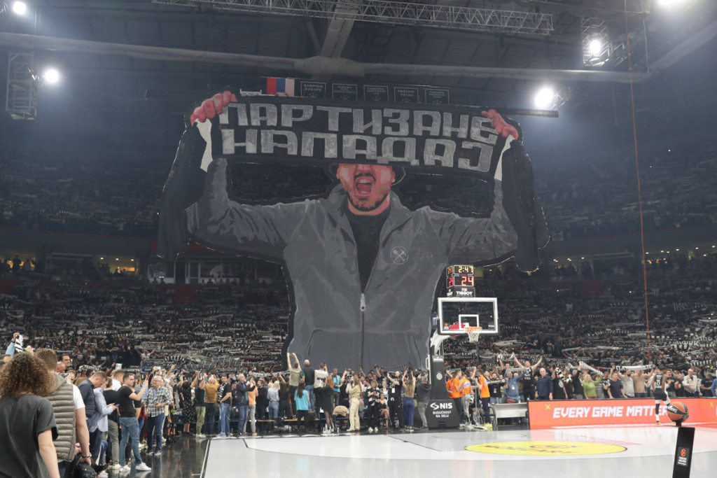 Grobari, koreografija, KK partizan