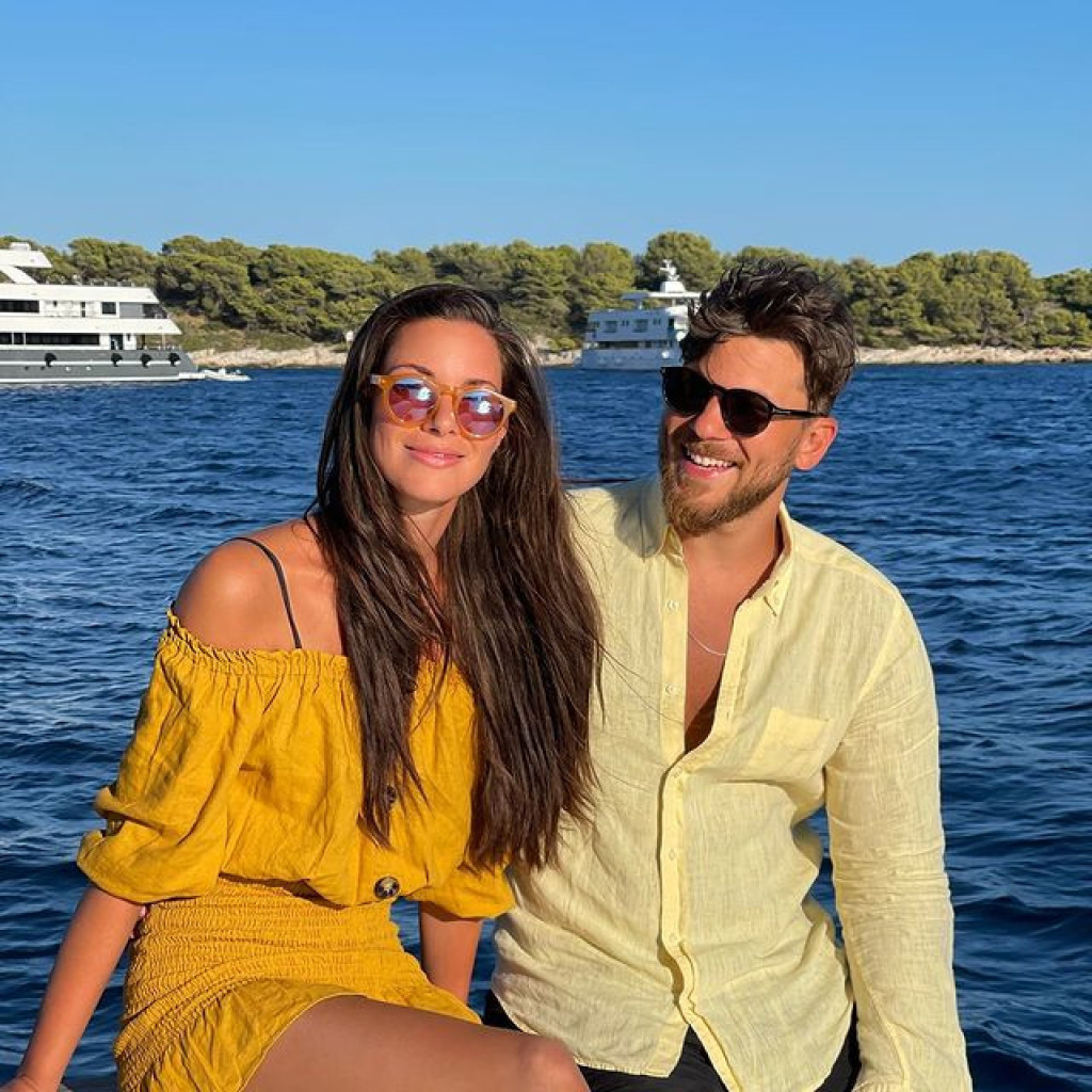 Dragana Kosjerina i Bojan Perduv u liftu