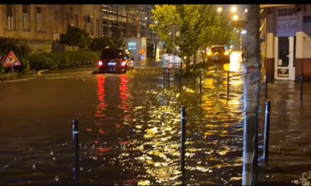 Padavine u Srbiji, poplavljene ulice