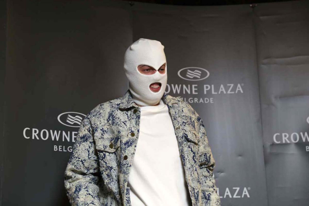 Devito prvi put pred medijima: Izdao album, pa otkrio sve