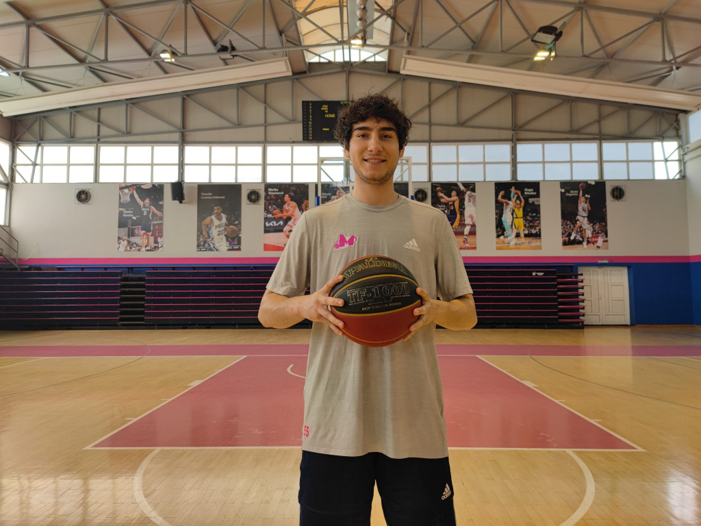 Mega dovela pleja iz Efesa