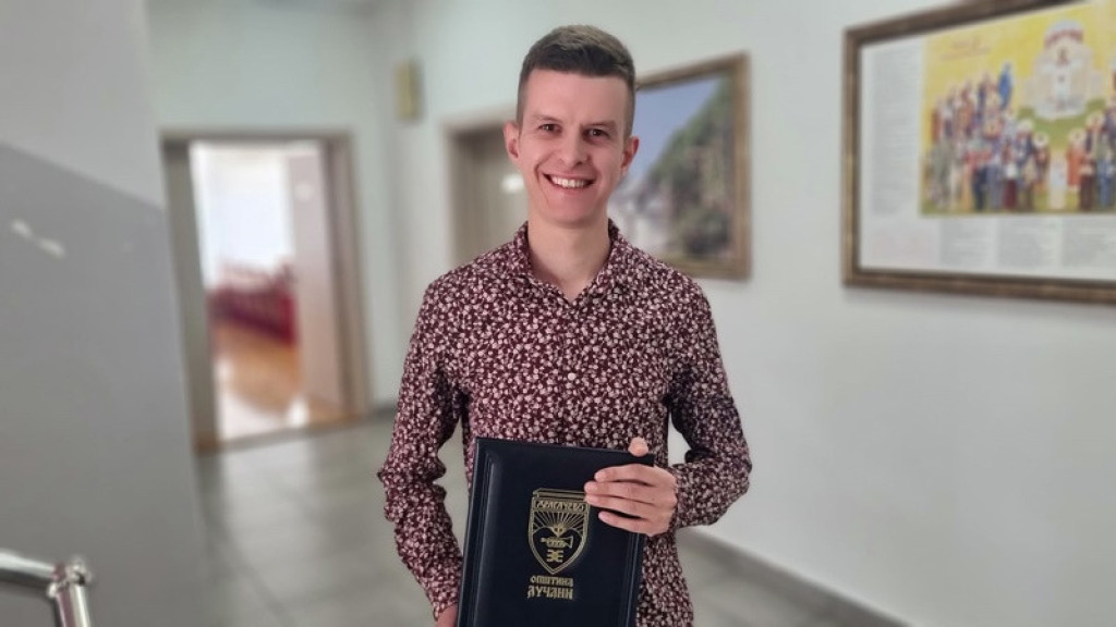 Darko veroučitelj iz Dragačeva dobio priznanje