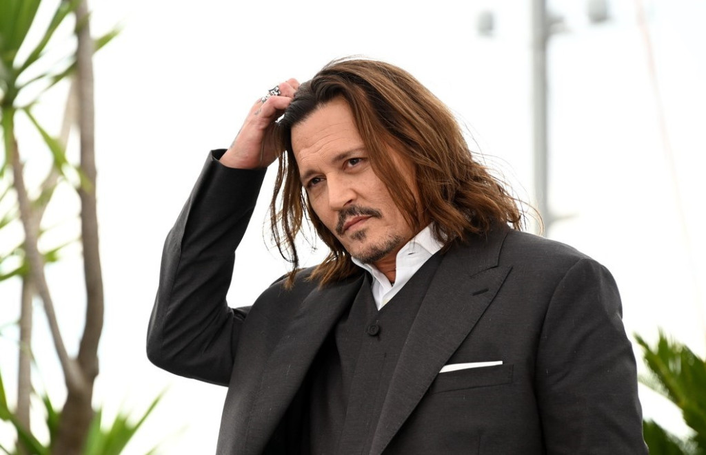 Džoni Dep prvi put u javnosti nakon što se onesvestio (FOTO)