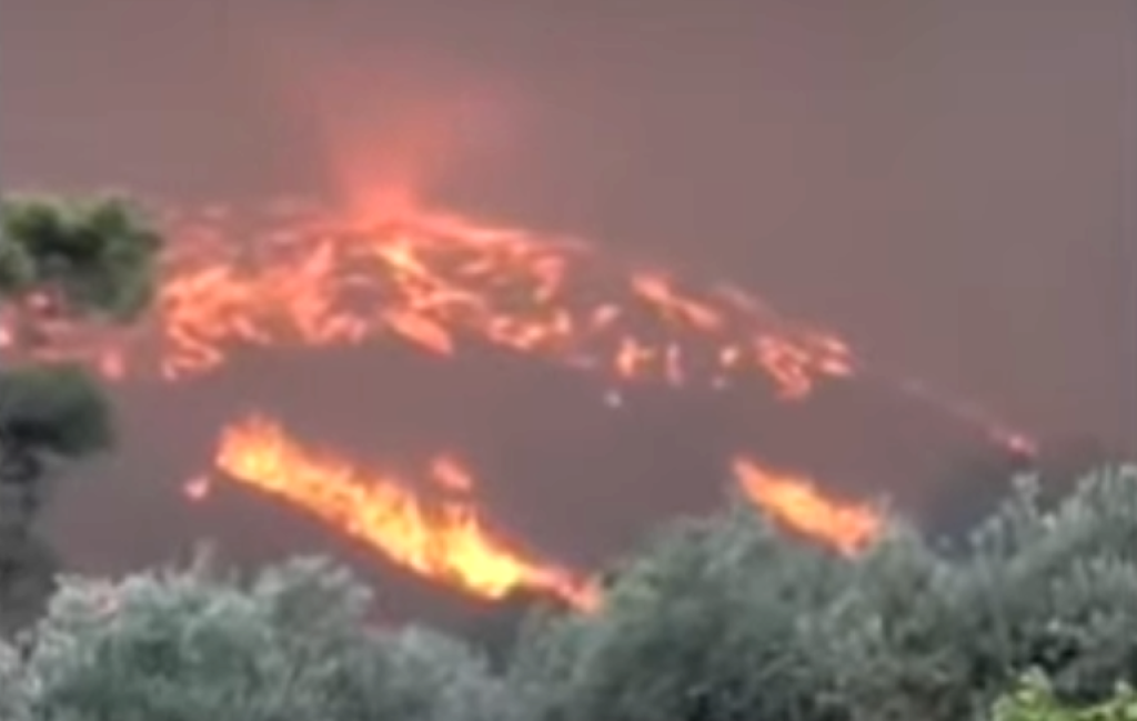 Požar u Grčkoj 22 jul vatreni tornado formiran